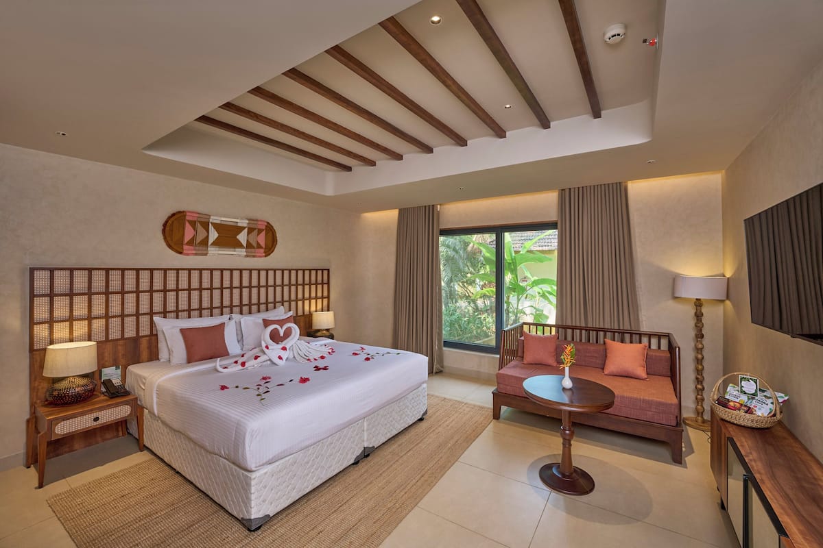 Vista p/ lago (Lake View Room) | Edredons de pluma, camas com colchões de espuma com sistema de memória