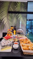 Pequeno-almoço tipo buffet diário incluído 