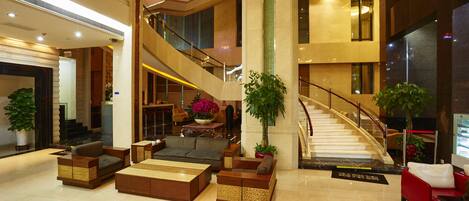 Área de estar no saguão