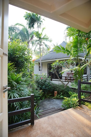 Villa Garden View (Pet friendly) | Camas com colchões pillow-top, frigobar, cofres nos quartos