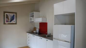 Quarto Duplo Superior | Cozinha privada | Uma cafeteira/bule, uma chaleira elétrica