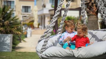 Área de recreio para crianças (ao ar livre)