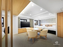 Suite, não fumadores (Junior Suite, with Tatami space) | Edredões de penas, cortinas/cortinados opacos, quartos insonorizados