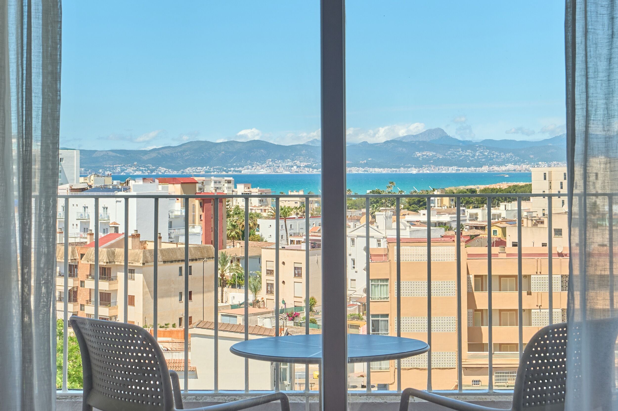 Quarto casal standard, sacada, vista para o mar (Bed & Unlimited Brunch) | Vista para praia/oceano