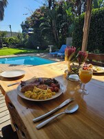 Café da manhã inglês todos os dias (ZAR 120 por pessoa) 