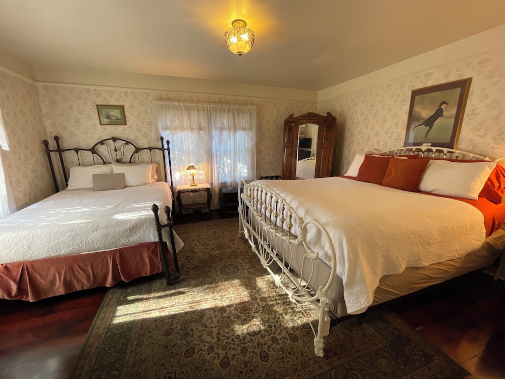 Glen Morey Country House B & B Inn - Placerville, CA