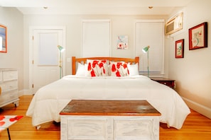 Quarto Familiar, 1 cama king-size, casa de banho privativa | Roupa de alta qualidade, com decoração personalizada 