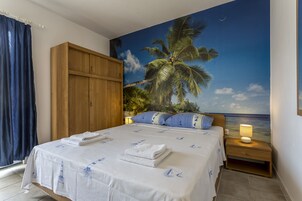 Apartamento, 1 cama de casal | Camas com colchões pillow-top, escrivaninha, quartos à prova de som