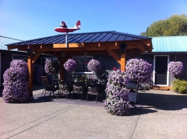 Riverside Motel - British Columbia