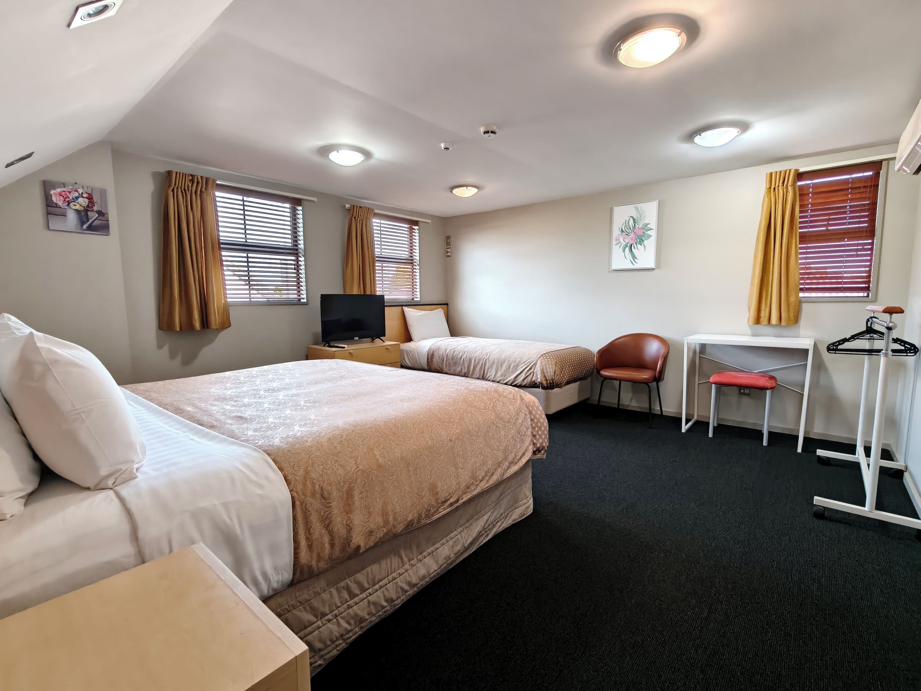 Suite Standard, 2 quartos, não fumadores, kitchenette (Emirates Special  5) | Camas de colchão pillowtop, quartos insonorizados 