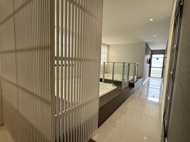 Banheira de hidromassagem interior