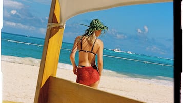 Uma praia privada nas proximidades, praia de areia branca