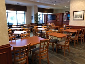 Pequeno-almoço takeaway diário incluído 