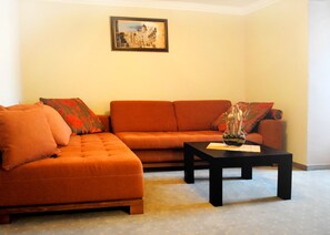 Suite com 1 Quarto (20% off in the restaurant) | Sala de estar | Smart TV 