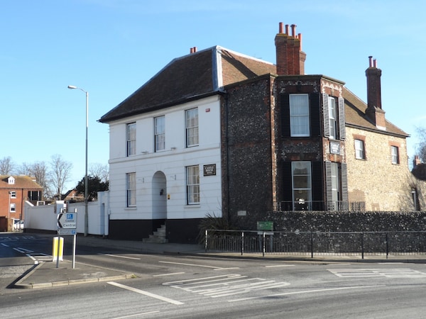 Castle House Hotel - Canterbury