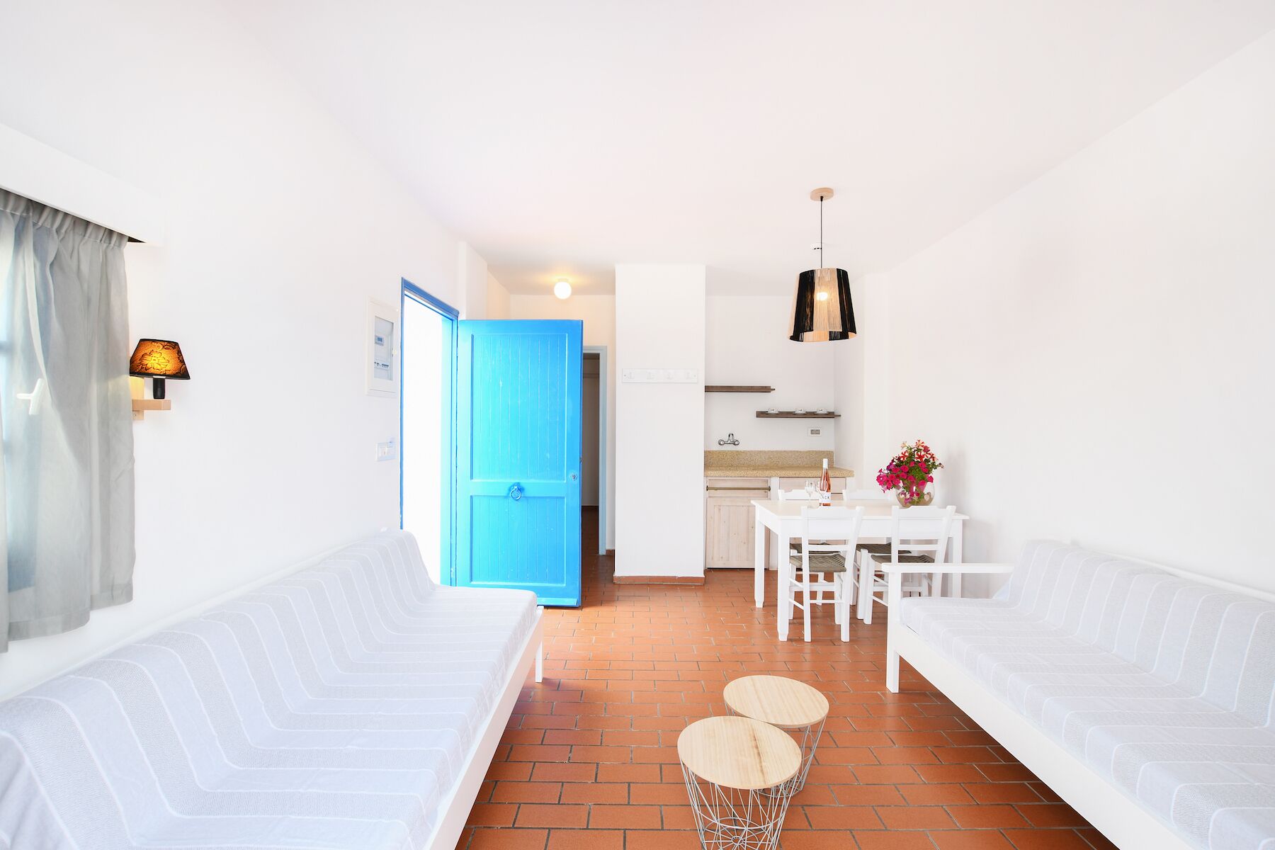 Cofres nos quartos, Wi-Fi de cortesia, roupa de cama