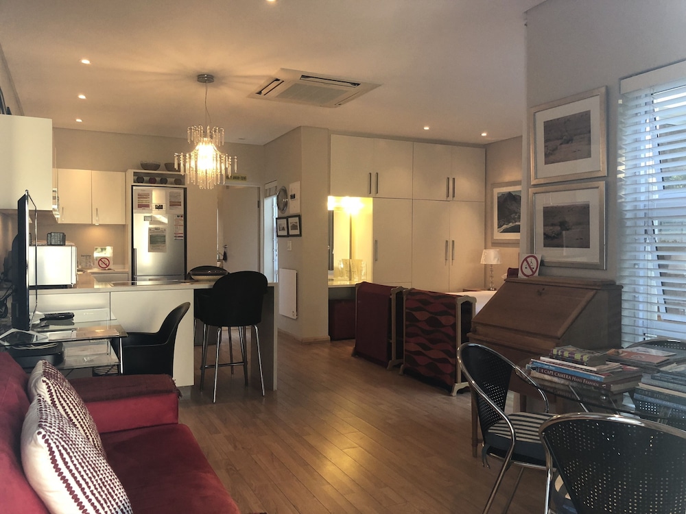 Navona Constantia Guest Cottage - Le Cap