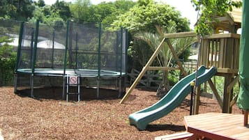 Área de recreio para crianças (ao ar livre)