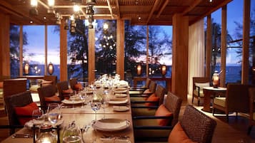 3 restaurantes, café da manhã, culinária tailandesa