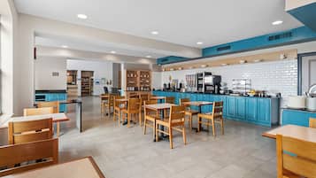 Pequeno-almoço tipo buffet diário incluído