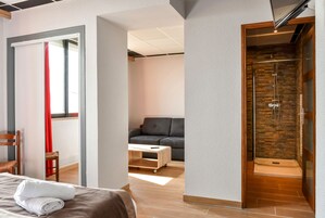 Secretária, Wi-fi grátis, roupa de cama fornecida 