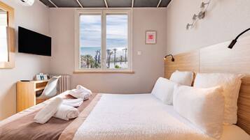 Quarto casal standard, de frente para o mar | Escrivaninha, Wi-Fi de cortesia, roupa de cama