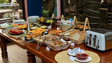 Pequeno-almoço tipo buffet diário incluído