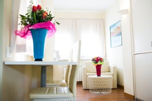 Apartamento Standard, 2 quartos | Camas de colchão Select Comfort, secretária, quartos insonorizados 