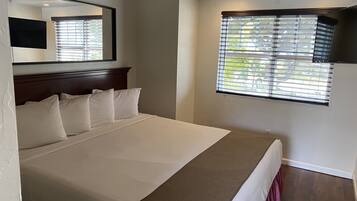 Casa de Campo, 1 cama king-size, vista para o jardim (1 King Bed) | 1 quarto, ferro/tábua de engomar, Wi-fi grátis, roupa de cama fornecida