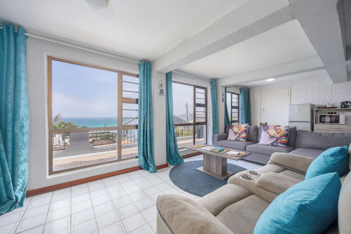 Quarto | Cofre no quarto, secretária adequada para computadores portáteis