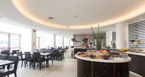 Pequeno-almoço tipo buffet diário incluído 