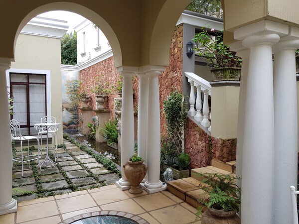 Villa Lugano - Johannesburg&nbsp;South