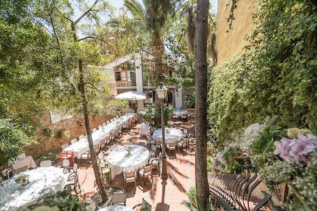 EspaƧo exterior para banquetes. Hotel Nou RomĆ