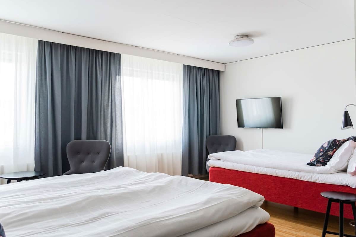 Com decoração personalizada, com mobília individualizada, secretária