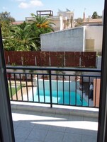 Quarto Triplo Básico (For 3) | Varanda