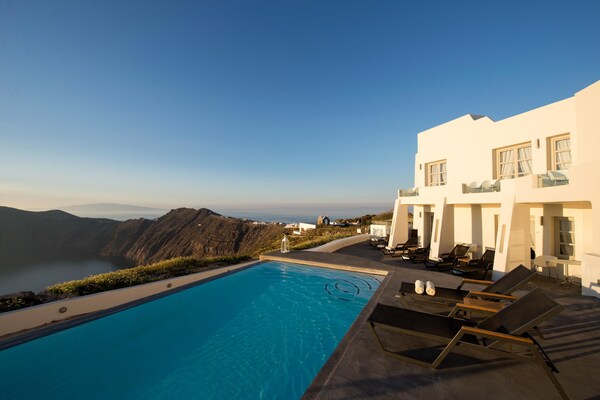 Avaton Resort And Spa - Santorini