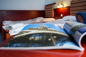 Cofres nos quartos, ferros/tábuas de passar roupa, Wi-Fi de cortesia