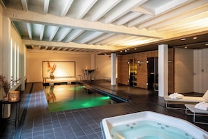 Sauna, banheira de hidromassagem, banho turco 