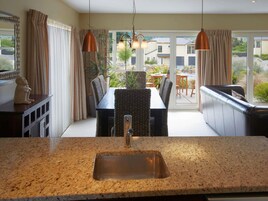 Apartamento, 2 quartos | Lençóis de algodão egípcio, roupa de alta qualidade 