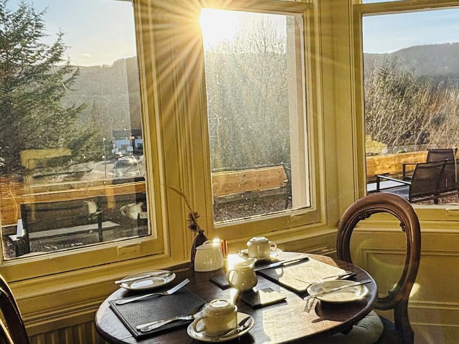 Pequeno-almoço completo diário incluído