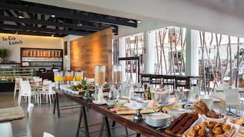 Pequeno-almoço tipo buffet diário incluído