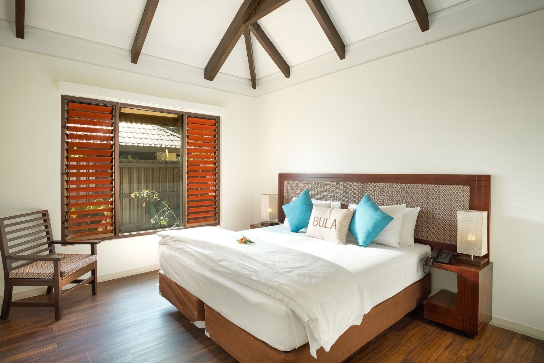 Roupa de alta qualidade, camas de colchão pillowtop, minibar 