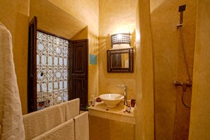 Suite Executiva | Casa de banho | Um polibã, uma banheira de hidromassagem 