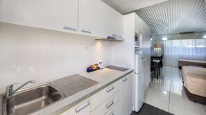 Cofre no quarto, secretária 