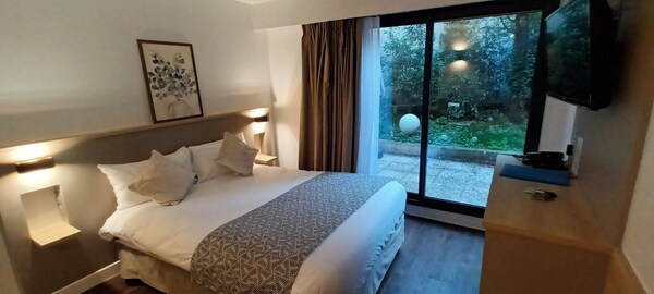 Amhotel - Ivry-sur-Seine