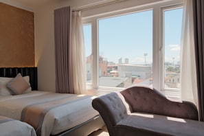 Quarto Familiar (Suite) | 1 quarto, roupa de alta qualidade, camas de colchão pillowtop, minibar