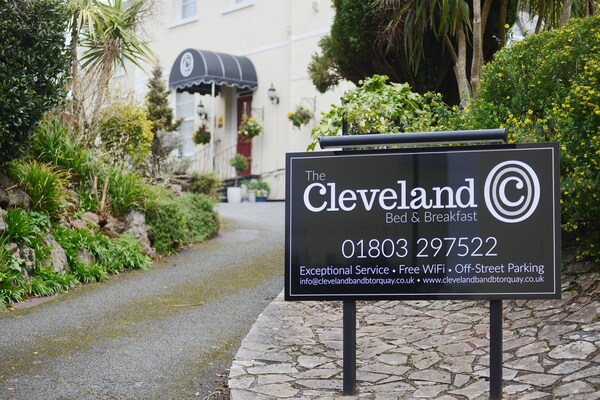 Cleveland Hotel - Torquay