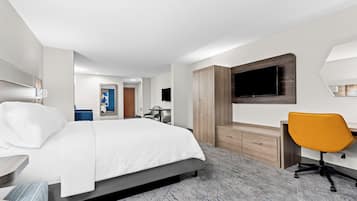 Suite, 1 cama king-size | 1 quarto, secretária, ferro/tábua de engomar