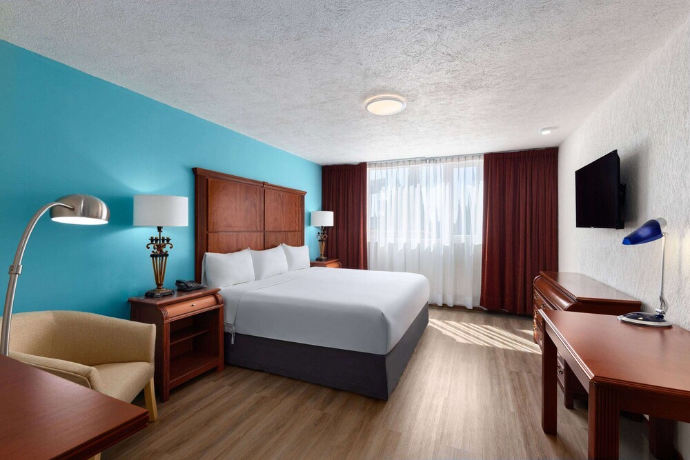 Howard Johnson By Wyndham Toluca - Toluca