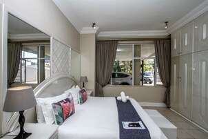 Quarto casal ou duplo standard | Roupas de cama premium, cofres nos quartos, individualmente decorados